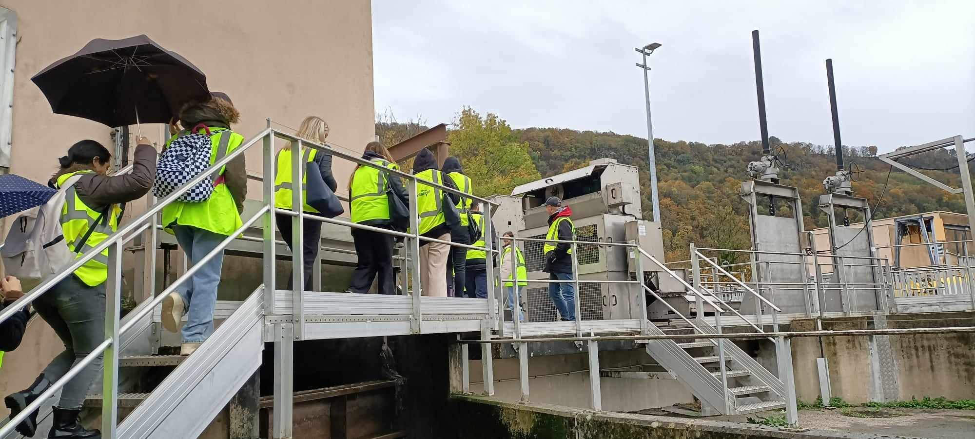 Les étudiants BTS Bioqualité de l'ENILBIO découvrent le système de ...